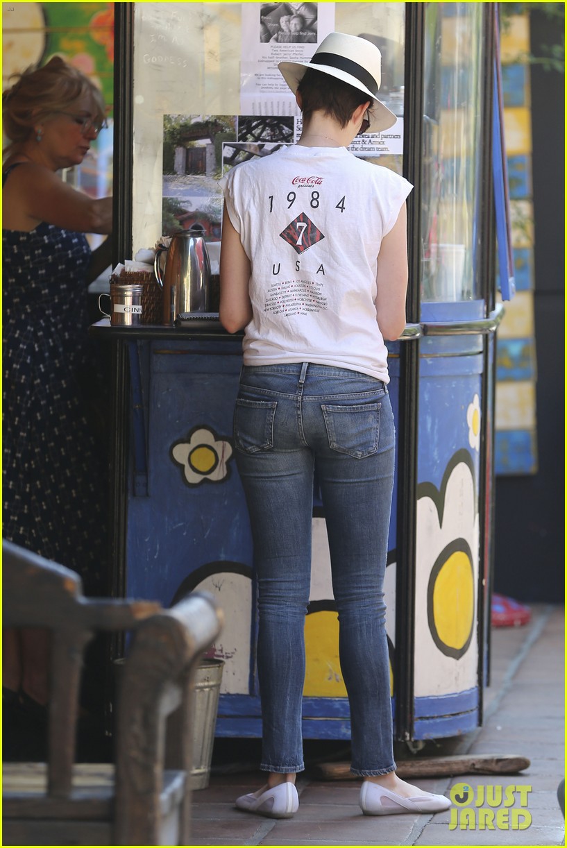 Anne Hathaway: 'Rio 2' Teaser Trailer - Watch Now!: Photo 2915743 ...