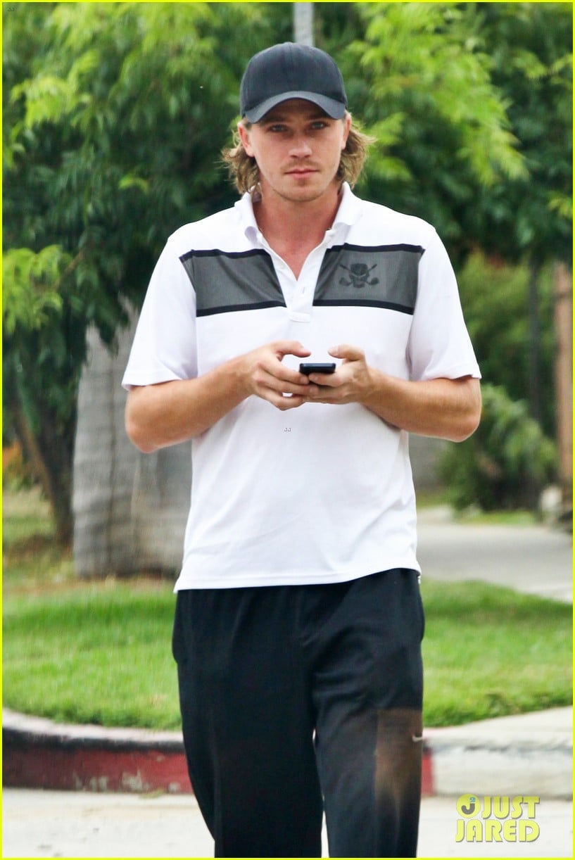 Garrett Hedlund Steps Out After 'Fifty Shades of Grey' News: Photo ...