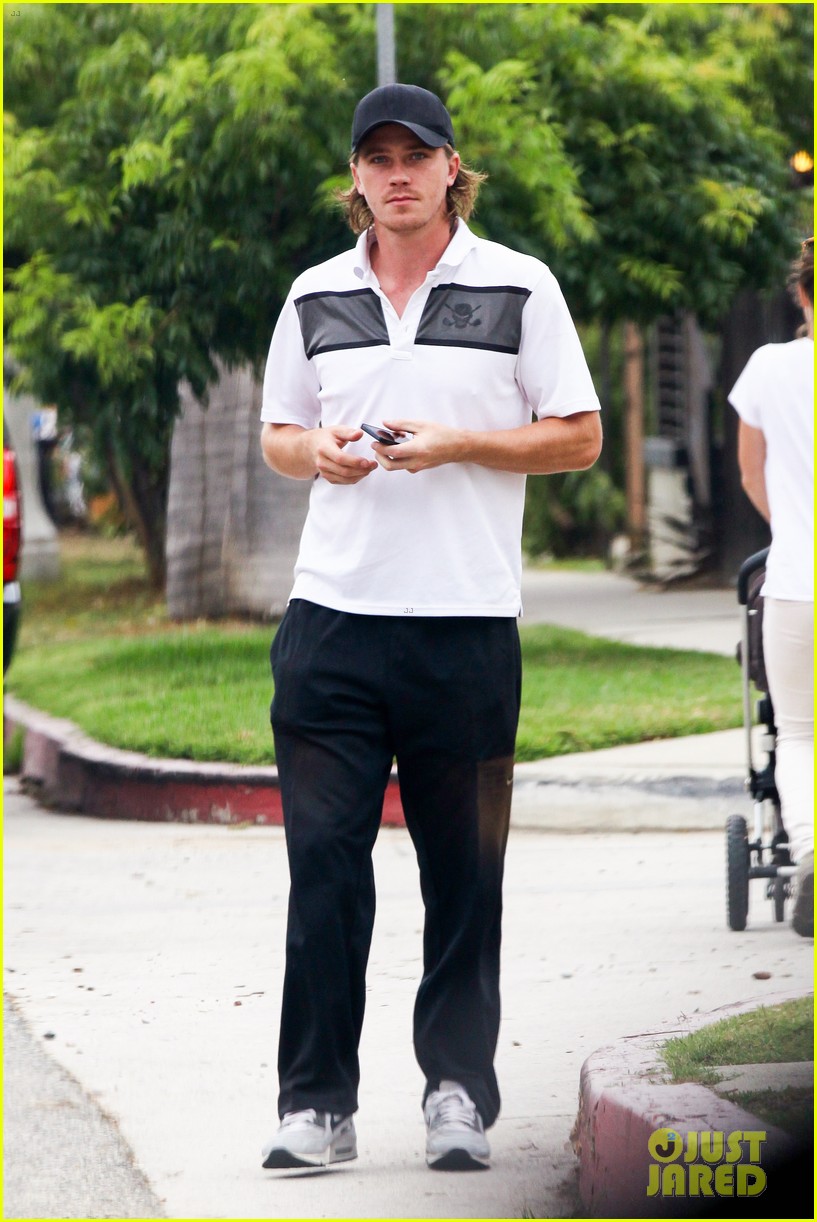 Garrett Hedlund Steps Out After 'Fifty Shades of Grey' News: Photo ...