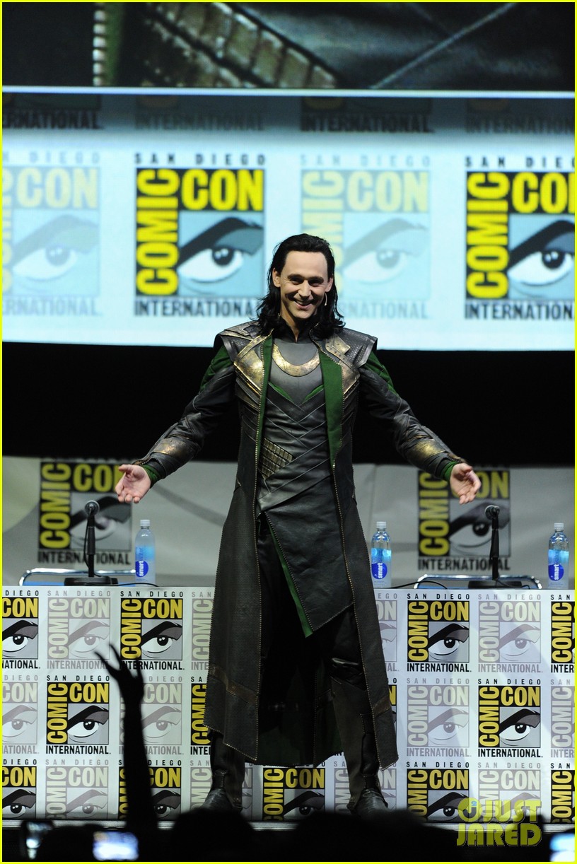 Tom Hiddleston Attends 'Thor' Comic-Con Panel as Loki!: Photo 2913448 ...