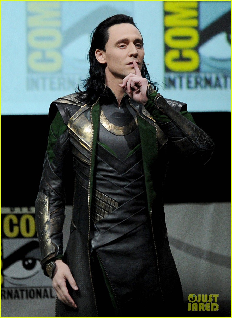 Tom Hiddleston Attends 'Thor' Comic-Con Panel as Loki!: Photo 2913451 ...