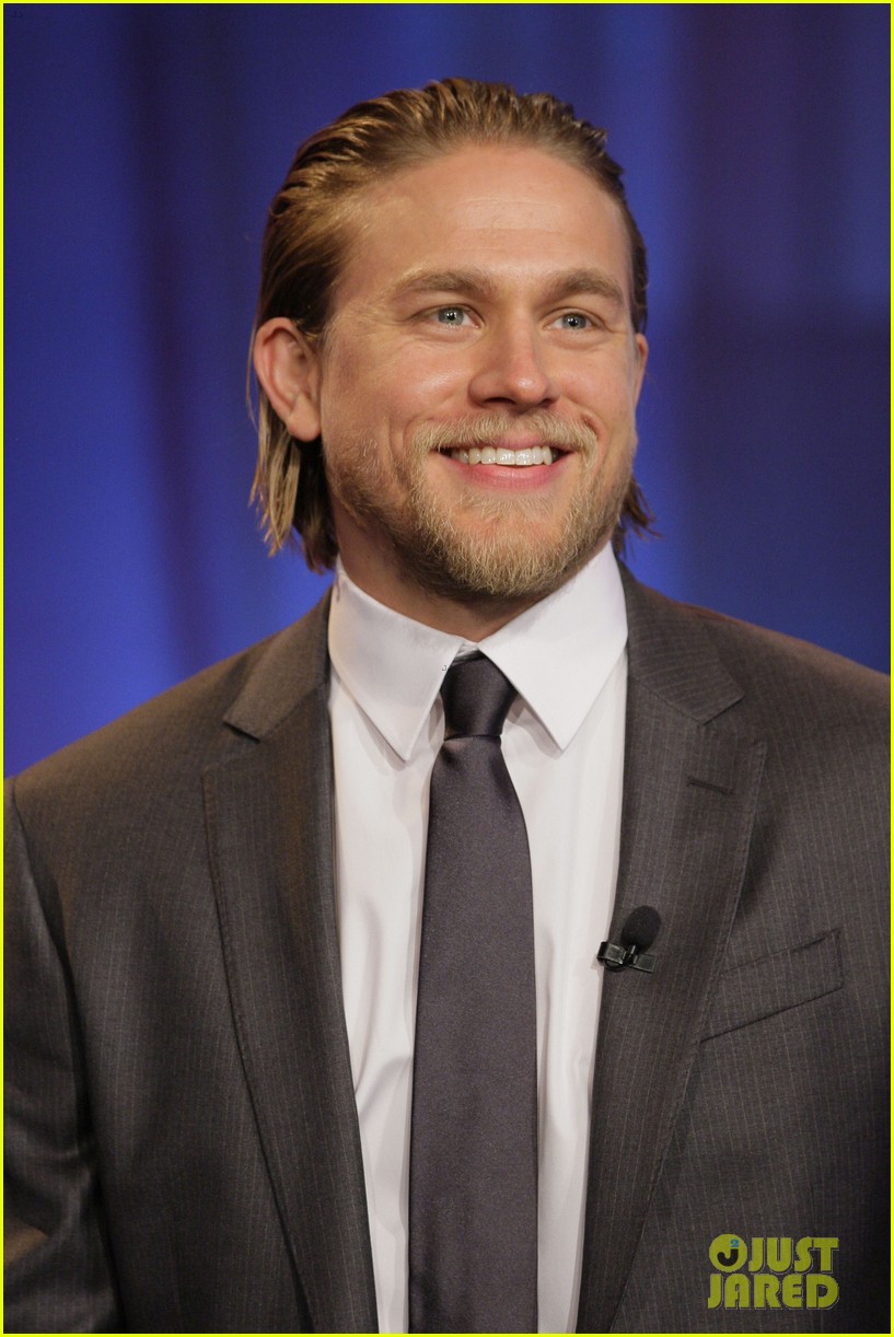 Charlie Hunnam Stored Things in His 'Pacific Rim' Suit Pee Flap!: Photo ...