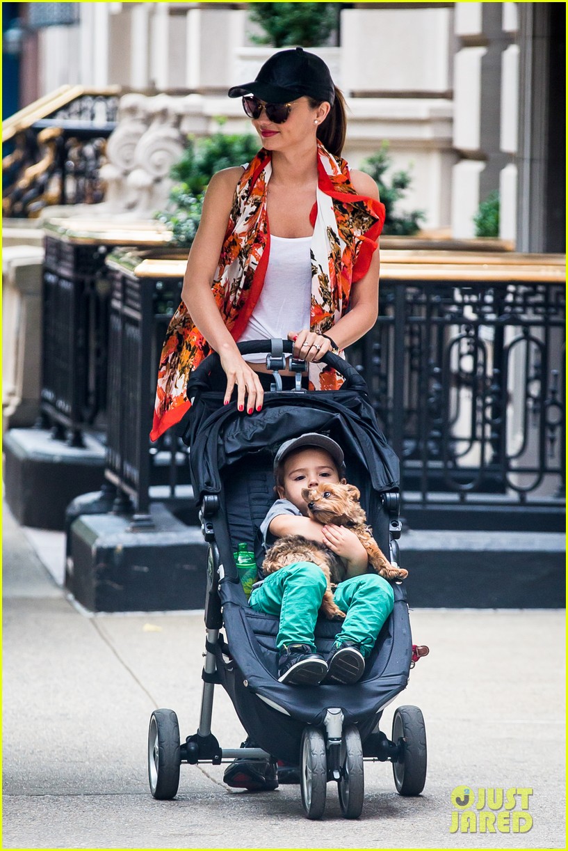 Miranda Kerr: Central Park Morning with Flynn & Frankie!: Photo 2917481 ...