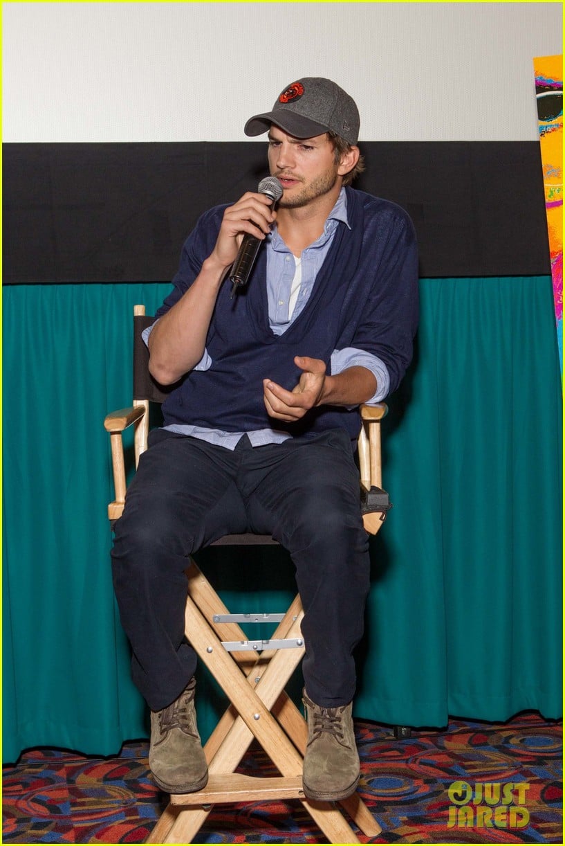 Ashton Kutcher: 'Jobs' Q&A with Director Joshua Michael Stern!: Photo ...