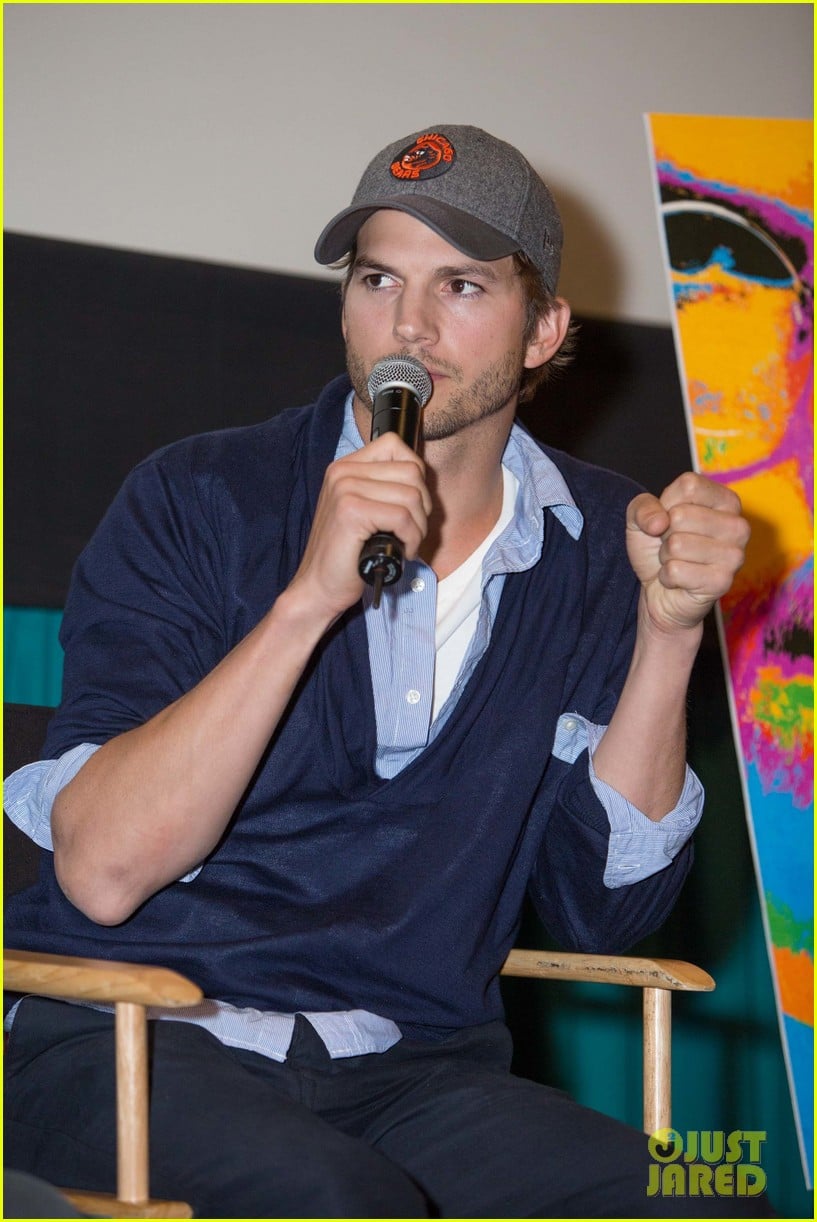 Ashton Kutcher: 'Jobs' Q&A with Director Joshua Michael Stern!: Photo ...