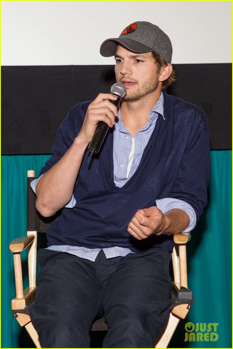 Ashton Kutcher: 'Jobs' Q&A with Director Joshua Michael Stern!: Photo ...
