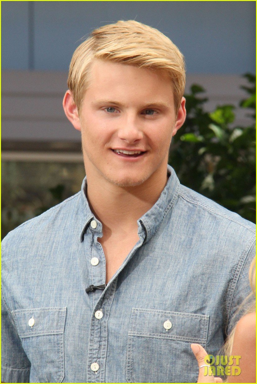 Alexander Ludwig Visits 'Extra' at The Grove!: Photo 2906469 ...