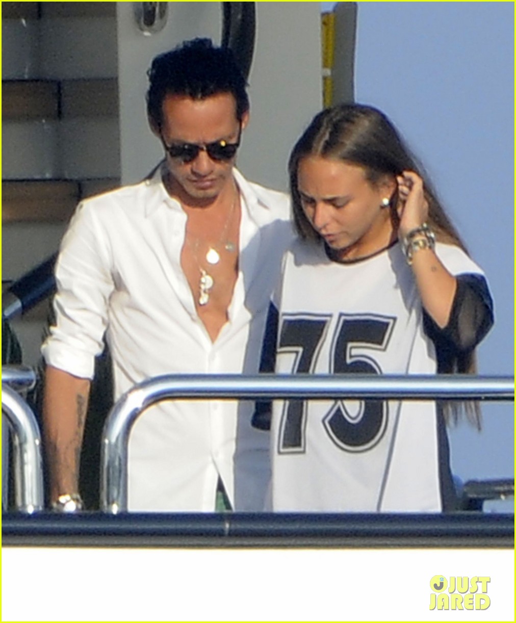 Marc Anthony & Chloe Green Cuddle on a Yacht: Photo 2909523 | Marc ...