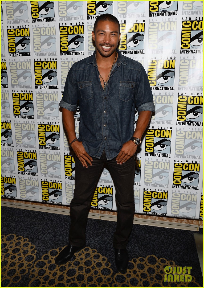 Joseph Morgan & Phoebe Tonkin: 'The Originals' at Comic-Con!: Photo ...