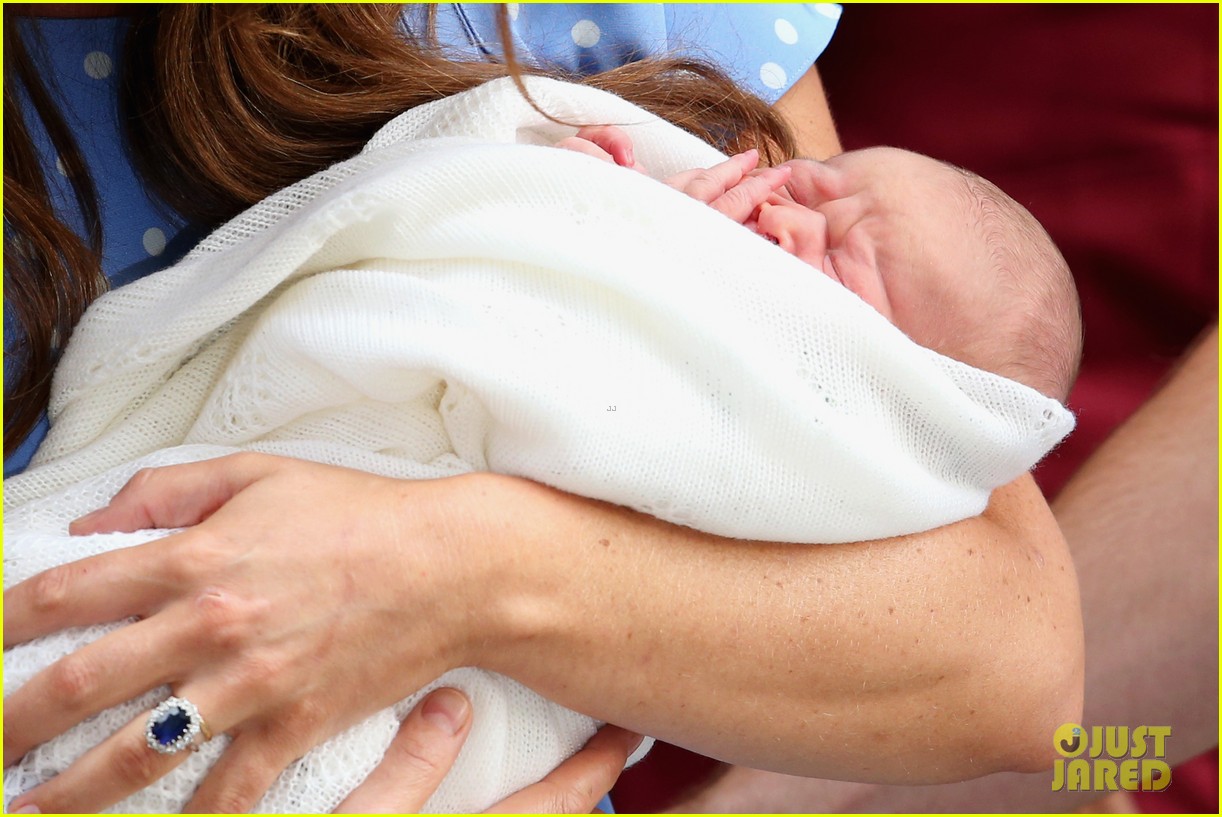 Royal Baby First Photos with Kate Middleton & Prince William: Photo ...