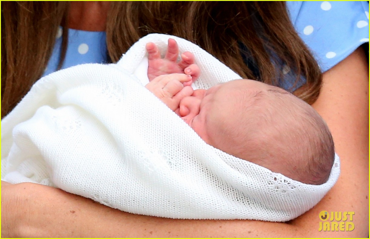 Royal Baby First Photos with Kate Middleton & Prince William: Photo ...