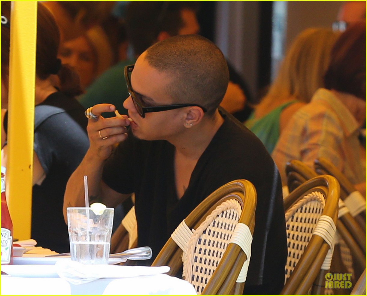 Evan Ross Camouflages Ashlee Simpson's House!: Photo 2906268 | Ashlee ...
