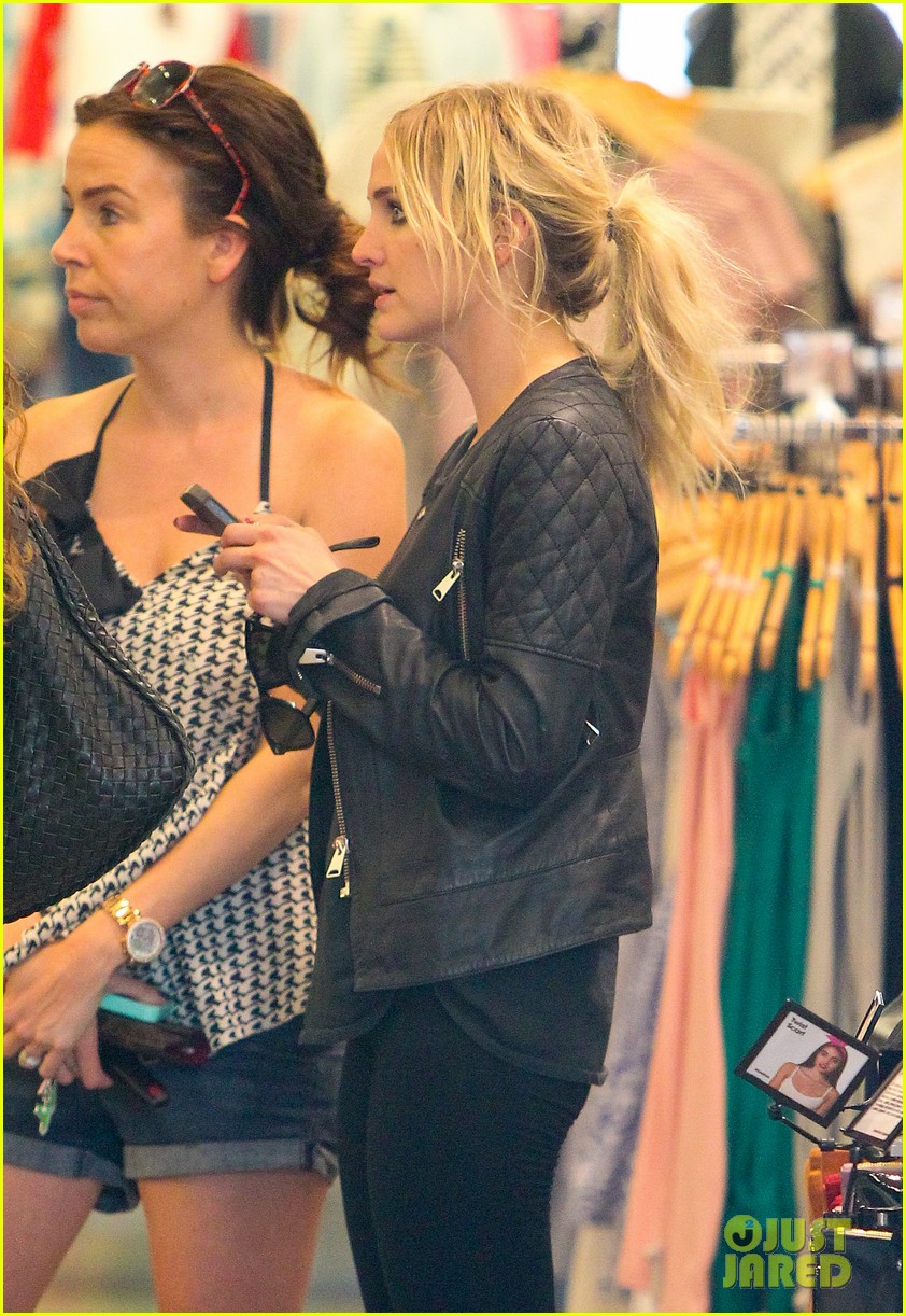 Ashlee Simpson Cartwheels with Samantha Barks for 'Chicago'!: Photo ...