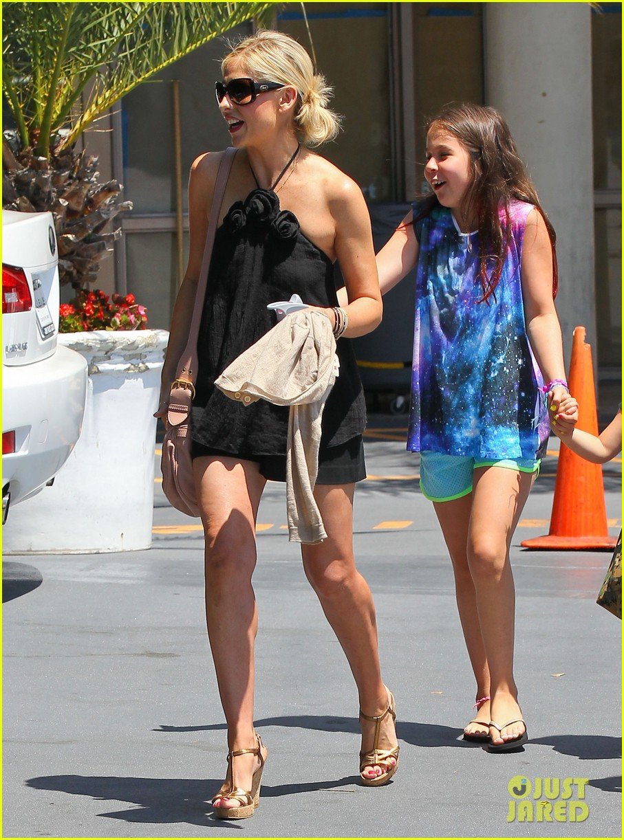 Sarah Michelle Gellar: Ballet Class Pick-Up with Charlotte: Photo ...