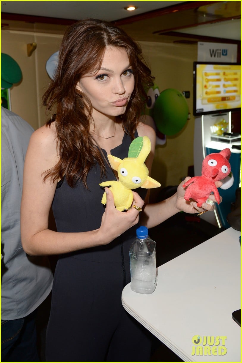 Aimee Teegarden & Matt Lanter: 'Star-Crossed' at TV Guide!: Photo ...