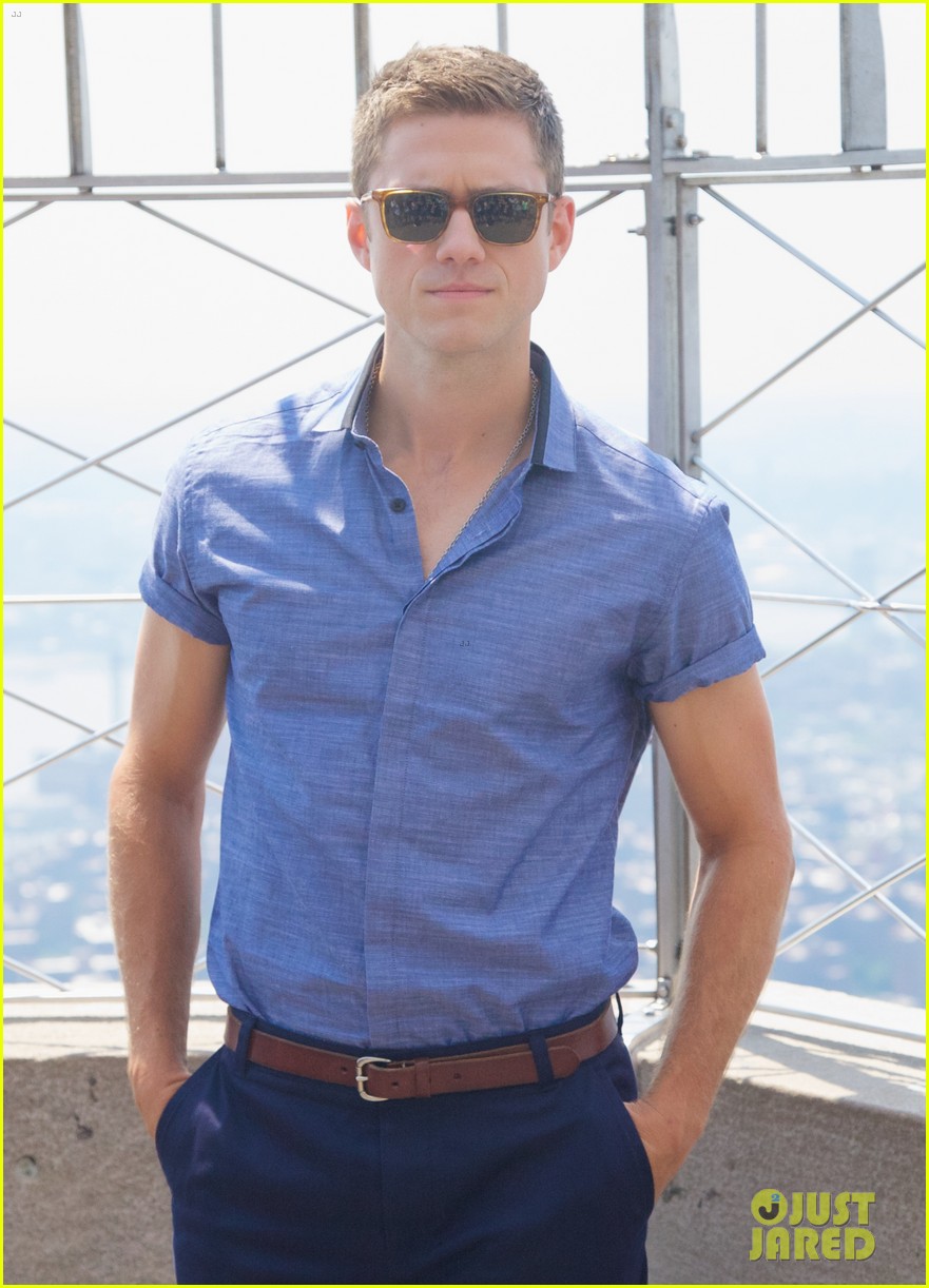 Aaron Tveit: Empire State Building Photo Session!: Photo 2911021 ...