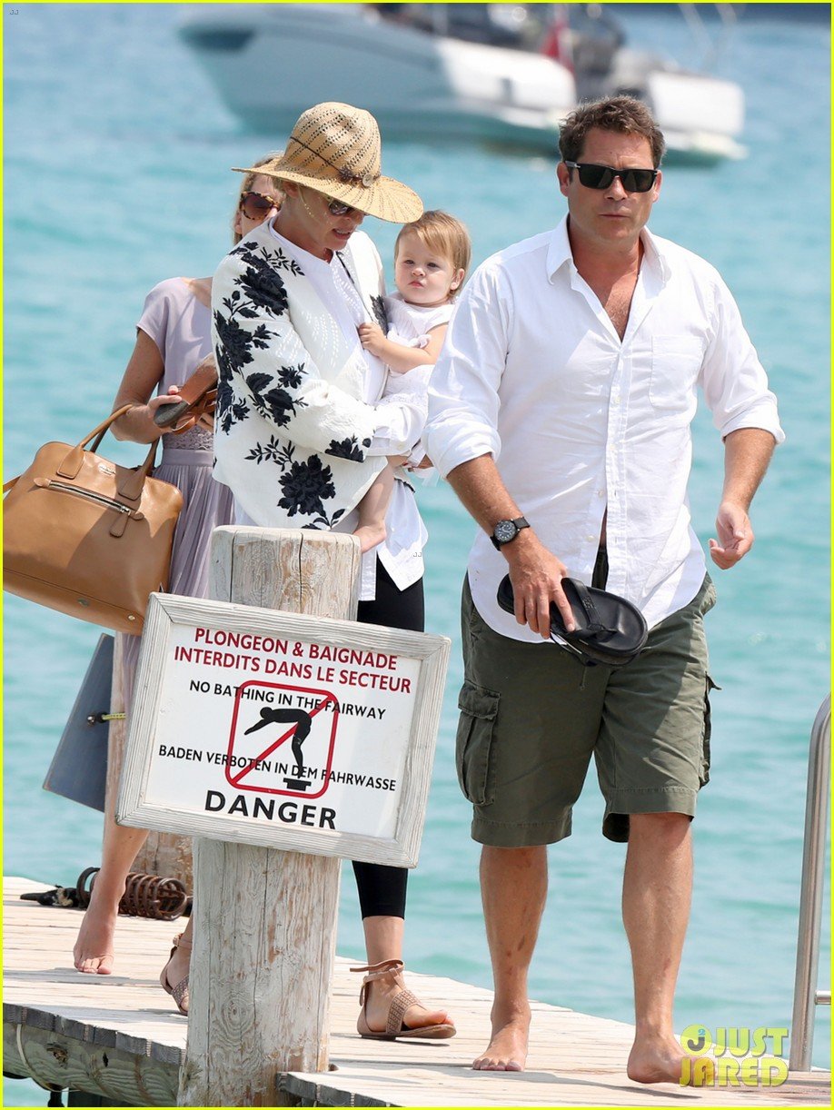 Uma Thurman: Family Boat Trip in Saint-Tropez: Photo 2909283 | Arpad ...