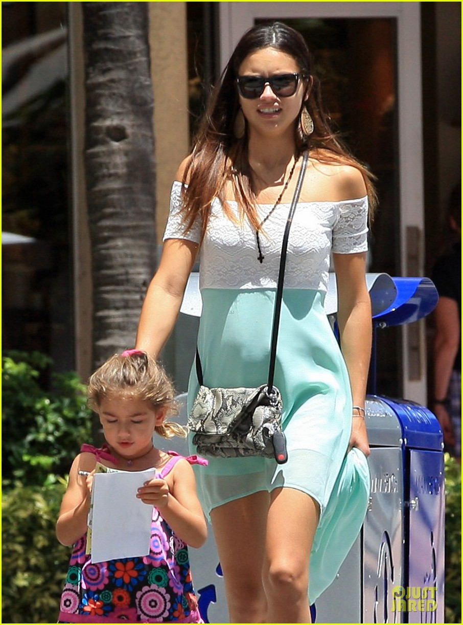 Adriana Lima: Family Lunch with Valentina & Sienna!: Photo 2929643 | Adriana Lima, Celebrity ...