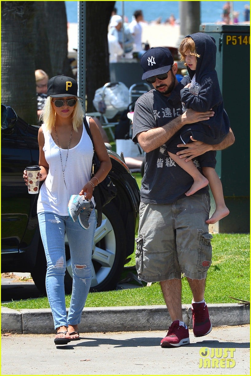 Christina Aguilera Hits the Beach with Jordan Bratman & Max!: Photo ...