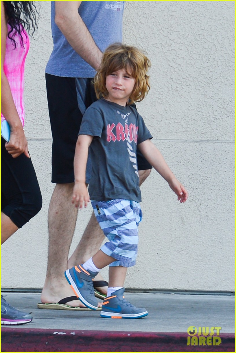 Christina Aguilera Hits the Beach with Jordan Bratman & Max!: Photo ...