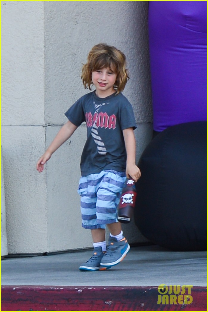 Christina Aguilera Hits the Beach with Jordan Bratman & Max!: Photo ...