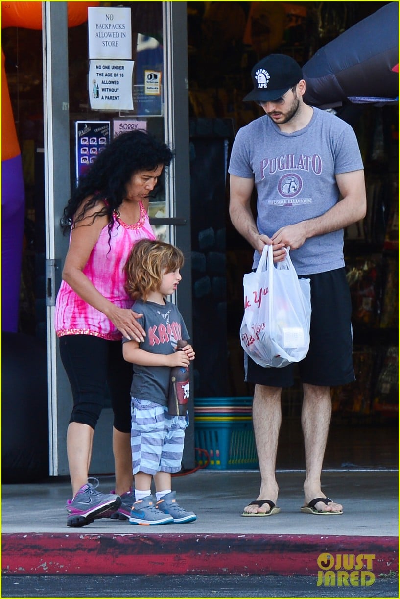 Christina Aguilera Hits the Beach with Jordan Bratman & Max!: Photo ...