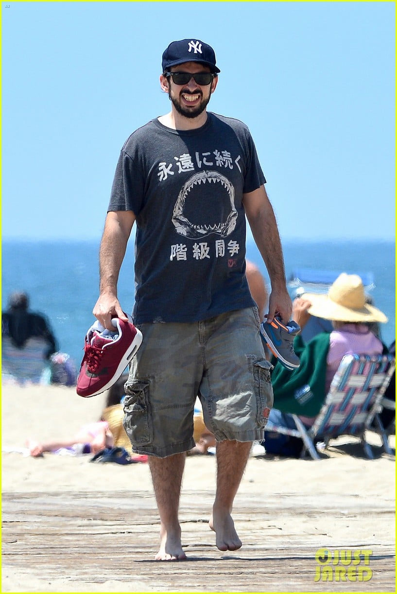 Christina Aguilera Hits the Beach with Jordan Bratman & Max!: Photo ...