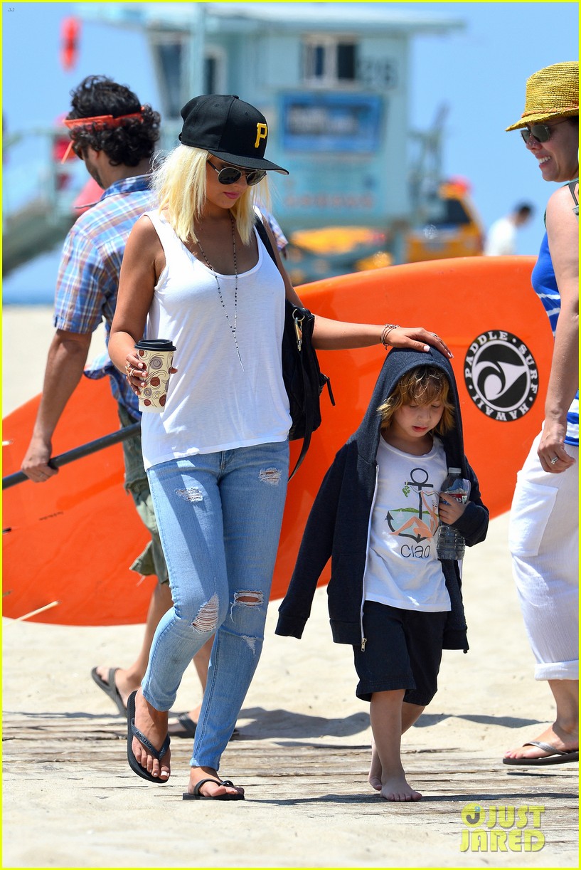 Christina Aguilera Hits the Beach with Jordan Bratman & Max!: Photo ...