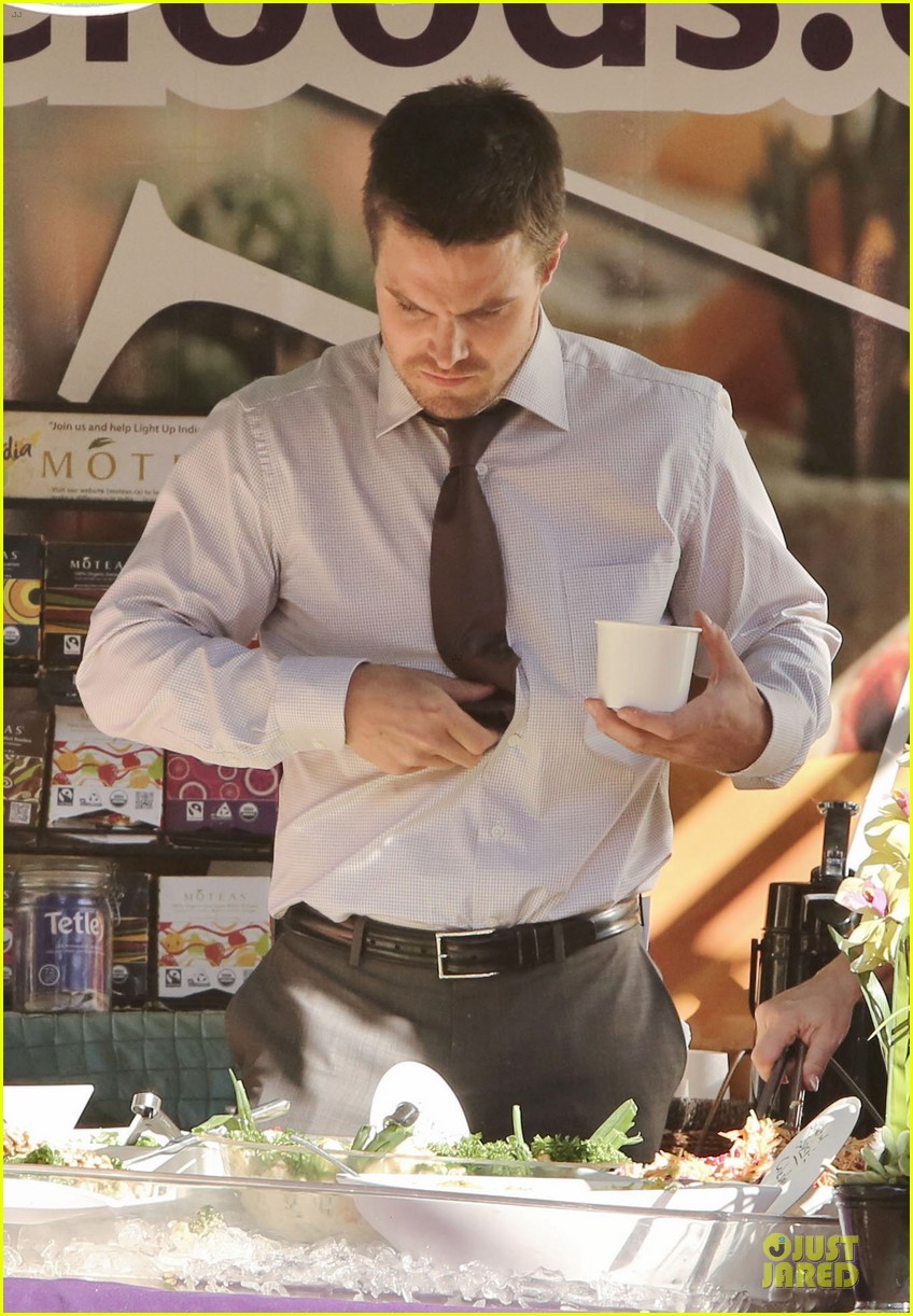 Stephen Amell: Tom Cruise is My Dream Co-Star!: Photo 2927316 | Photos ...