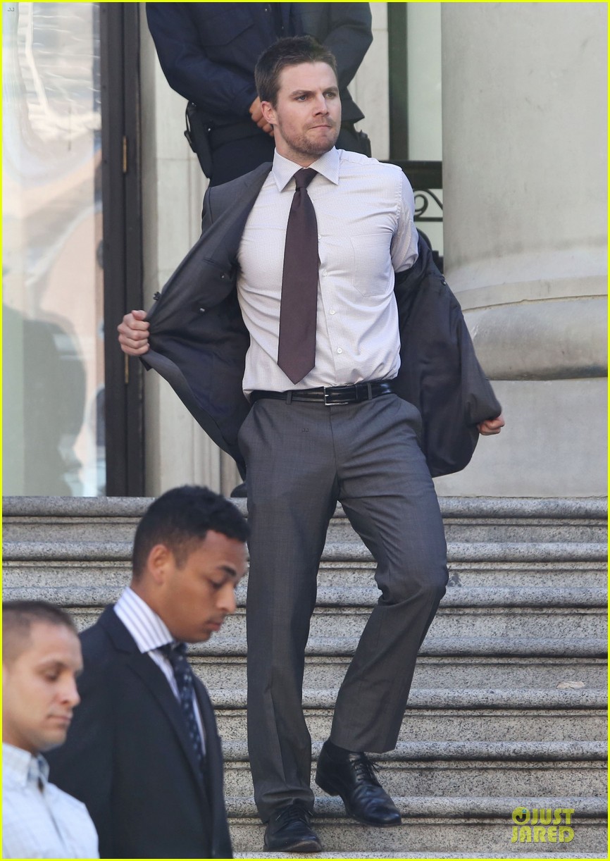 Stephen Amell: Tom Cruise is My Dream Co-Star!: Photo 2927317 | Photos ...