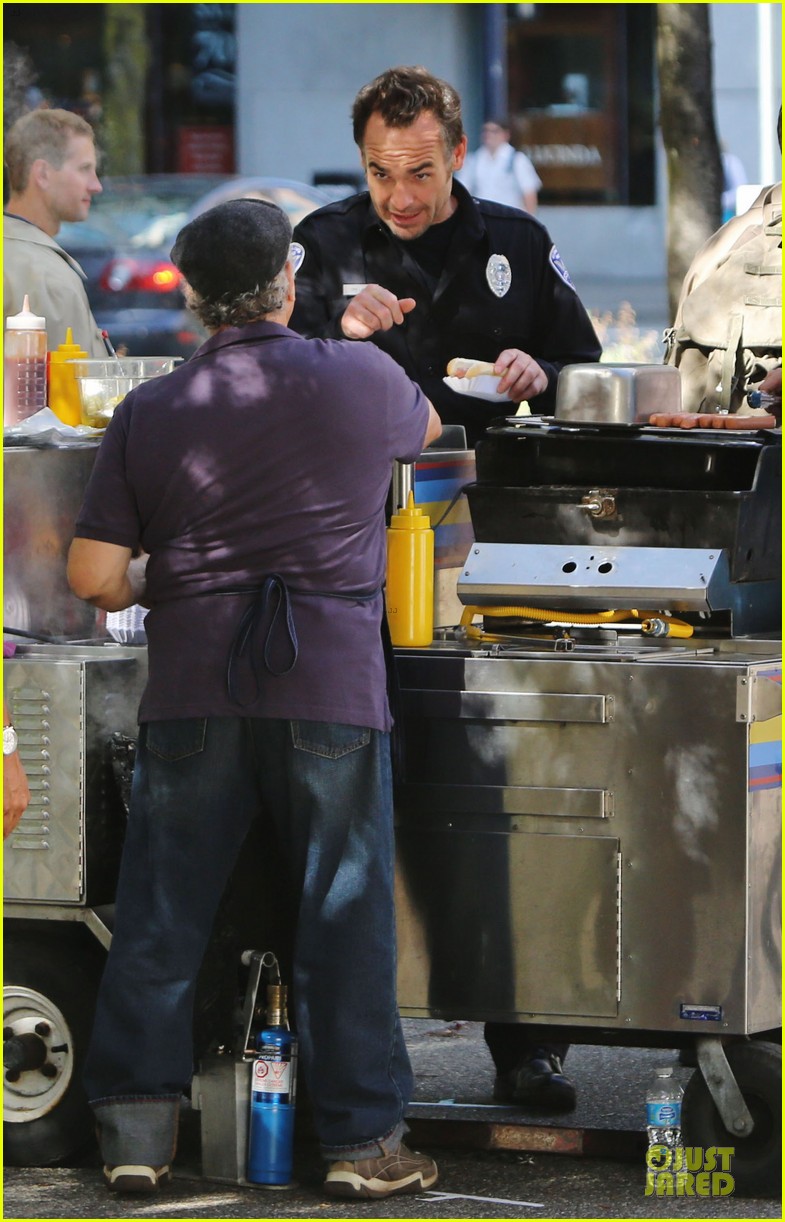 Stephen Amell: Tom Cruise is My Dream Co-Star!: Photo 2927320 | Photos ...