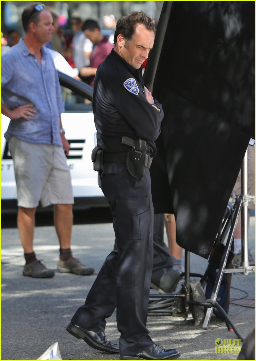 Stephen Amell: Tom Cruise is My Dream Co-Star!: Photo 2927322 | Photos ...