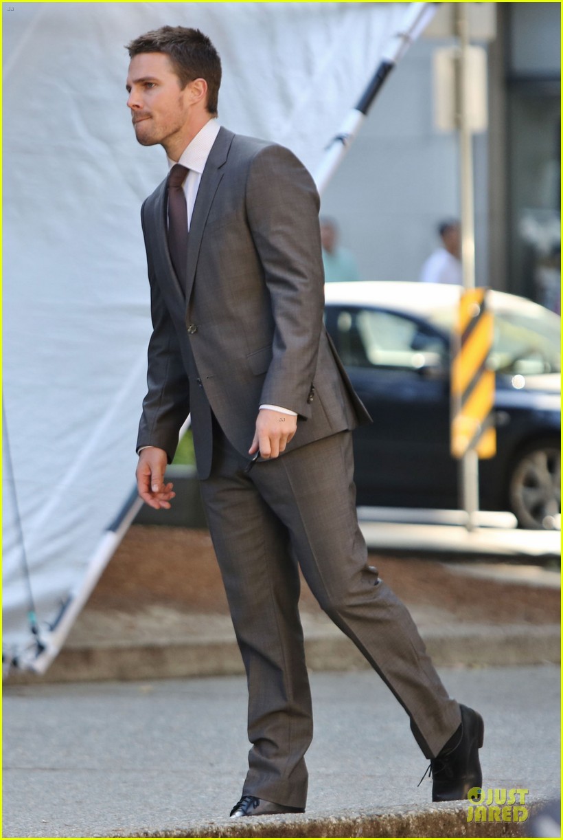 Stephen Amell: Tom Cruise is My Dream Co-Star!: Photo 2927332 | Photos ...