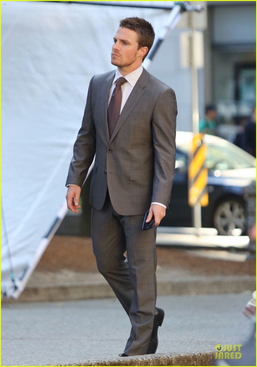 Stephen Amell: Tom Cruise is My Dream Co-Star!: Photo 2927333 | Photos ...