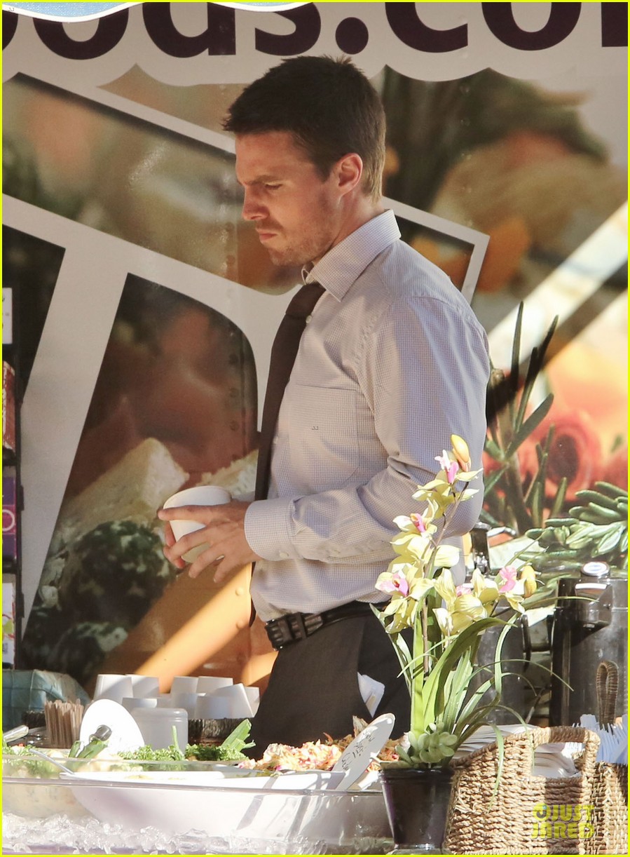 Stephen Amell: Tom Cruise is My Dream Co-Star!: Photo 2927338 | Photos ...