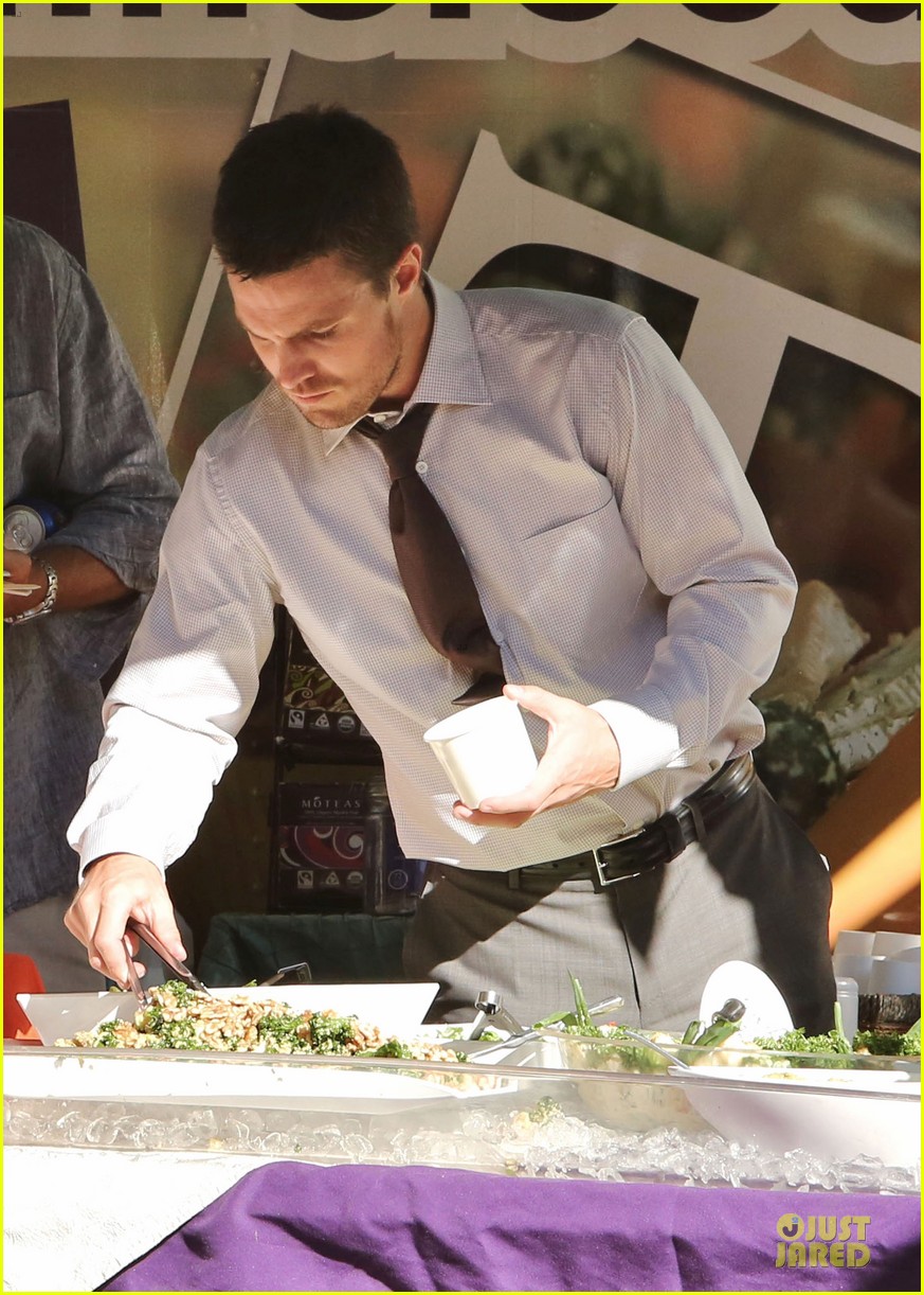 Stephen Amell: Tom Cruise is My Dream Co-Star!: Photo 2927339 | Photos ...