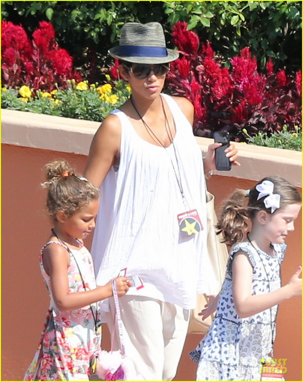 Halle Berry Nahla Universal Studios Hollywood Fun Photo 2925024 Celebrity Babies Gabriel halle-berry-nahla-universal-studios-hollywood-fun-photo-2925024-celebrity-babies-gabriel