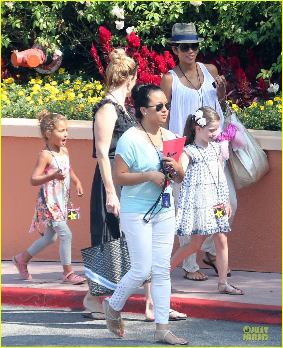 Halle Berry Nahla Universal Studios Hollywood Fun Photo 2925041 Celebrity Babies Gabriel halle-berry-nahla-universal-studios-hollywood-fun-photo-2925041-celebrity-babies-gabriel