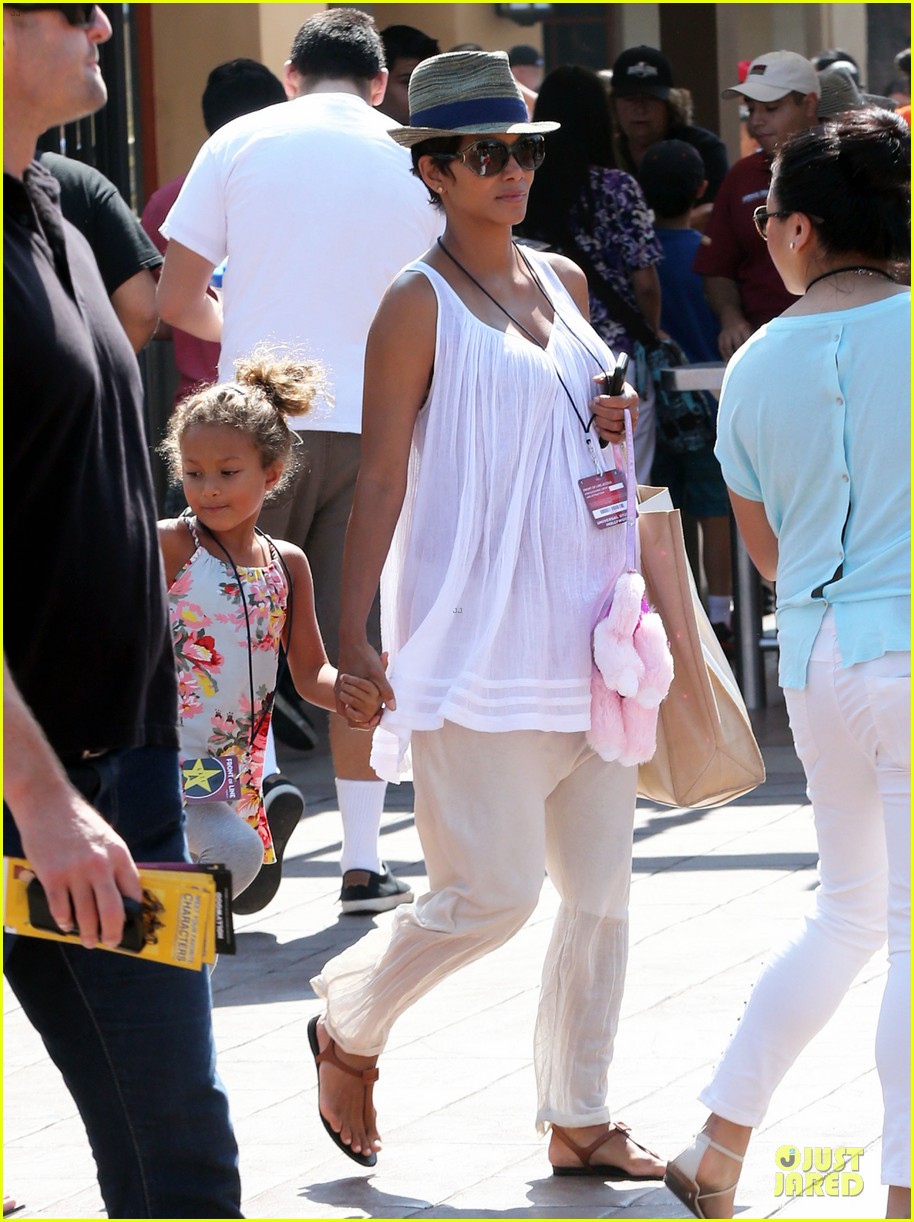Halle Berry Nahla Universal Studios Hollywood Fun Photo 2925049 Celebrity Babies Gabriel halle-berry-nahla-universal-studios-hollywood-fun-photo-2925049-celebrity-babies-gabriel