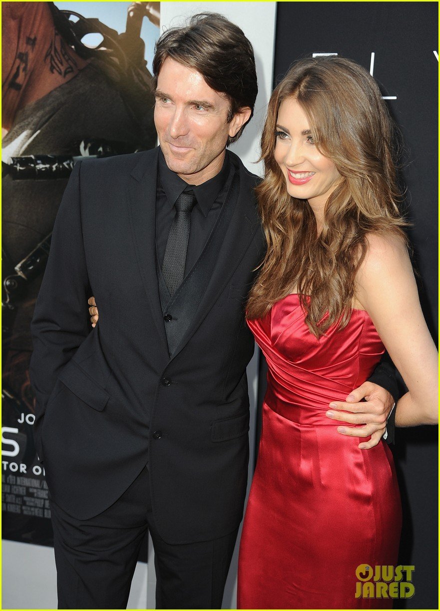 Sharlto Copley & Alice Braga: 'Elysium' Premiere!: Photo 2925811 ...