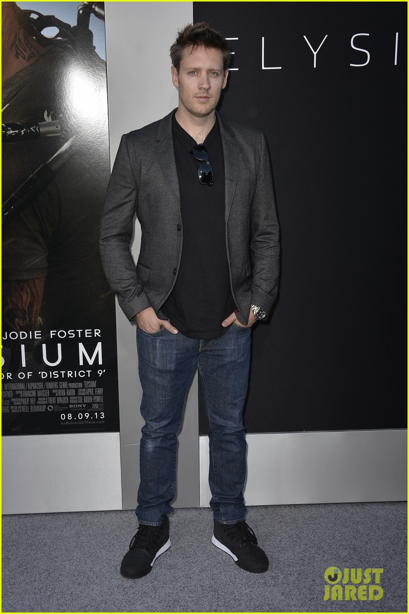 Sharlto Copley & Alice Braga: 'Elysium' Premiere!: Photo 2925812 ...