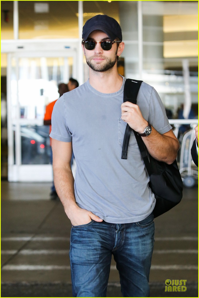 Chace Crawford: Backpack Carrying Stud at LAX!: Photo 2936371 | Chace ...