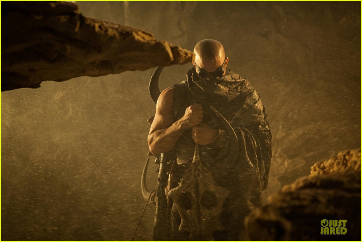 Vin Diesel: 'Riddick' Poster & Official Trailer!: Photo 2922476 ...