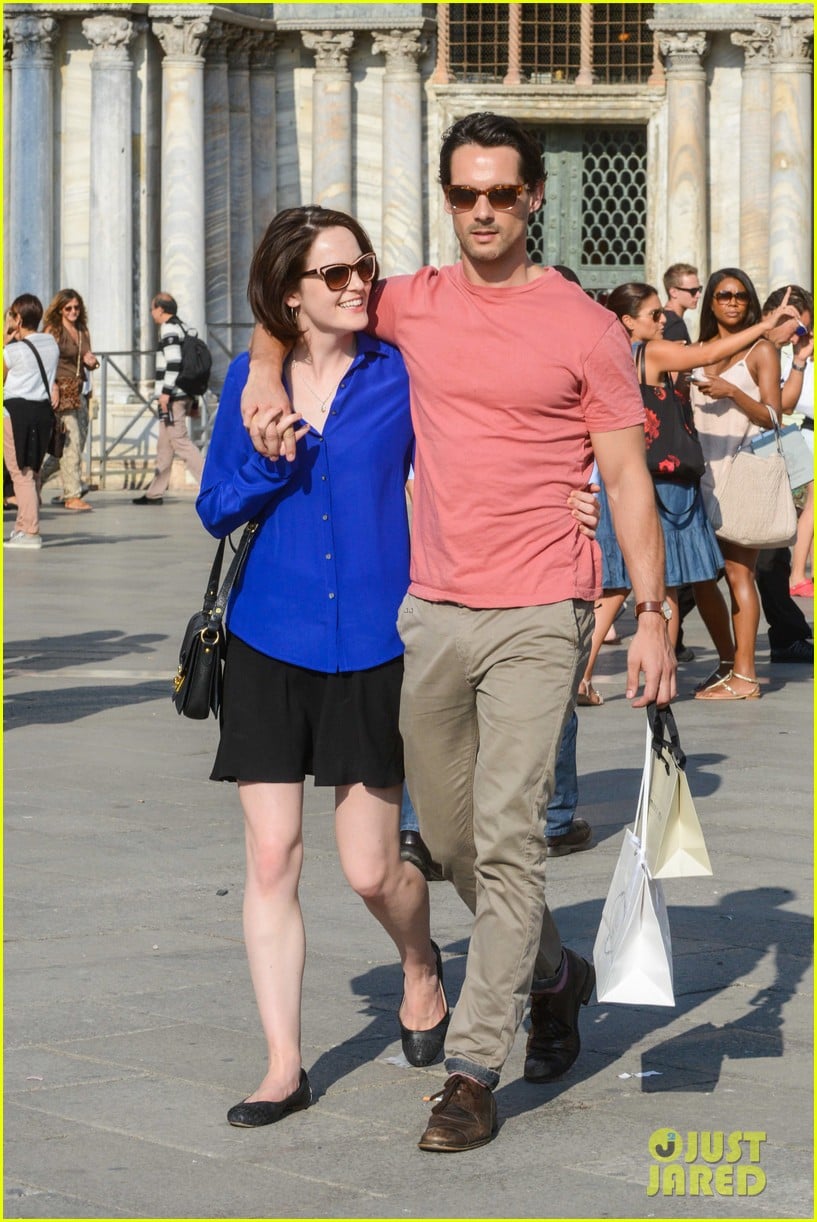 Michelle Dockery Steps Out with Hunky New Boyfriend!: Photo 2941393 ...