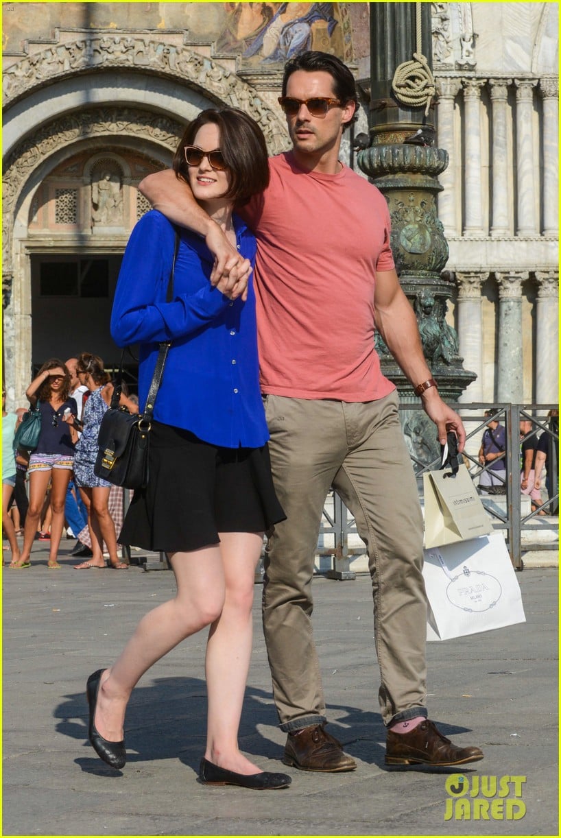 Michelle Dockery Steps Out with Hunky New Boyfriend!: Photo 2941400 ...