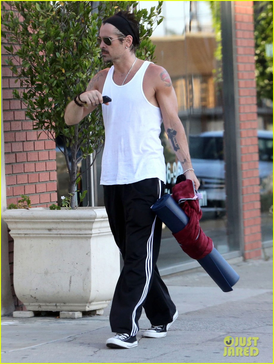 Colin Farrell: Bulging Biceps at Yoga Class!: Photo 2923786 | Colin ...