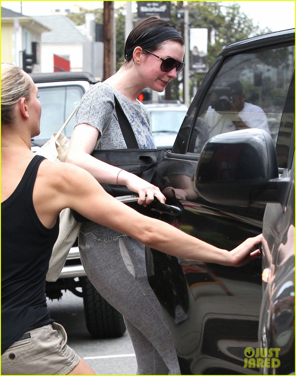 Anne Hathaway's 'SNL' 'Homeland' Parody: Claire Danes Won't Watch ...