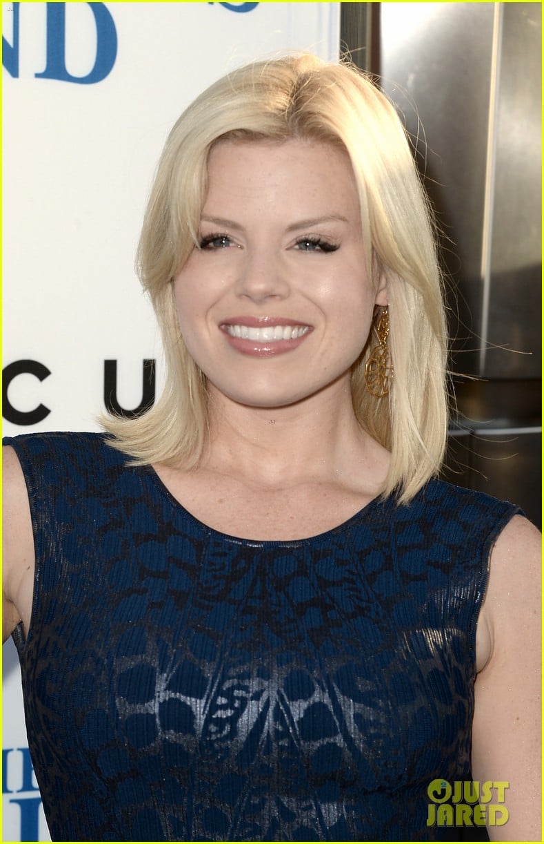 Megan Hilty & Brie Larson: 'World's End' Hollywood Premiere!: Photo ...
