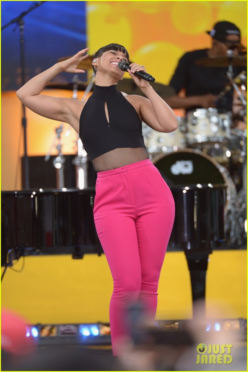 Alicia Keys Performs for Good Morning America's Concert Series!: Photo ...