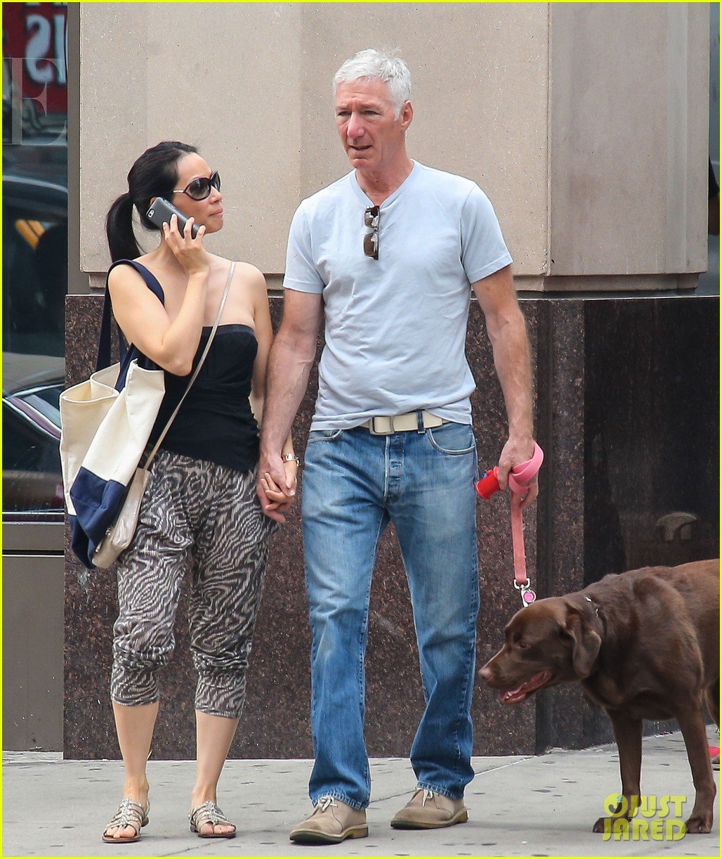 Lucy Liu & New Boyfriend Hold Hands in New York City: Photo 2932371 ...